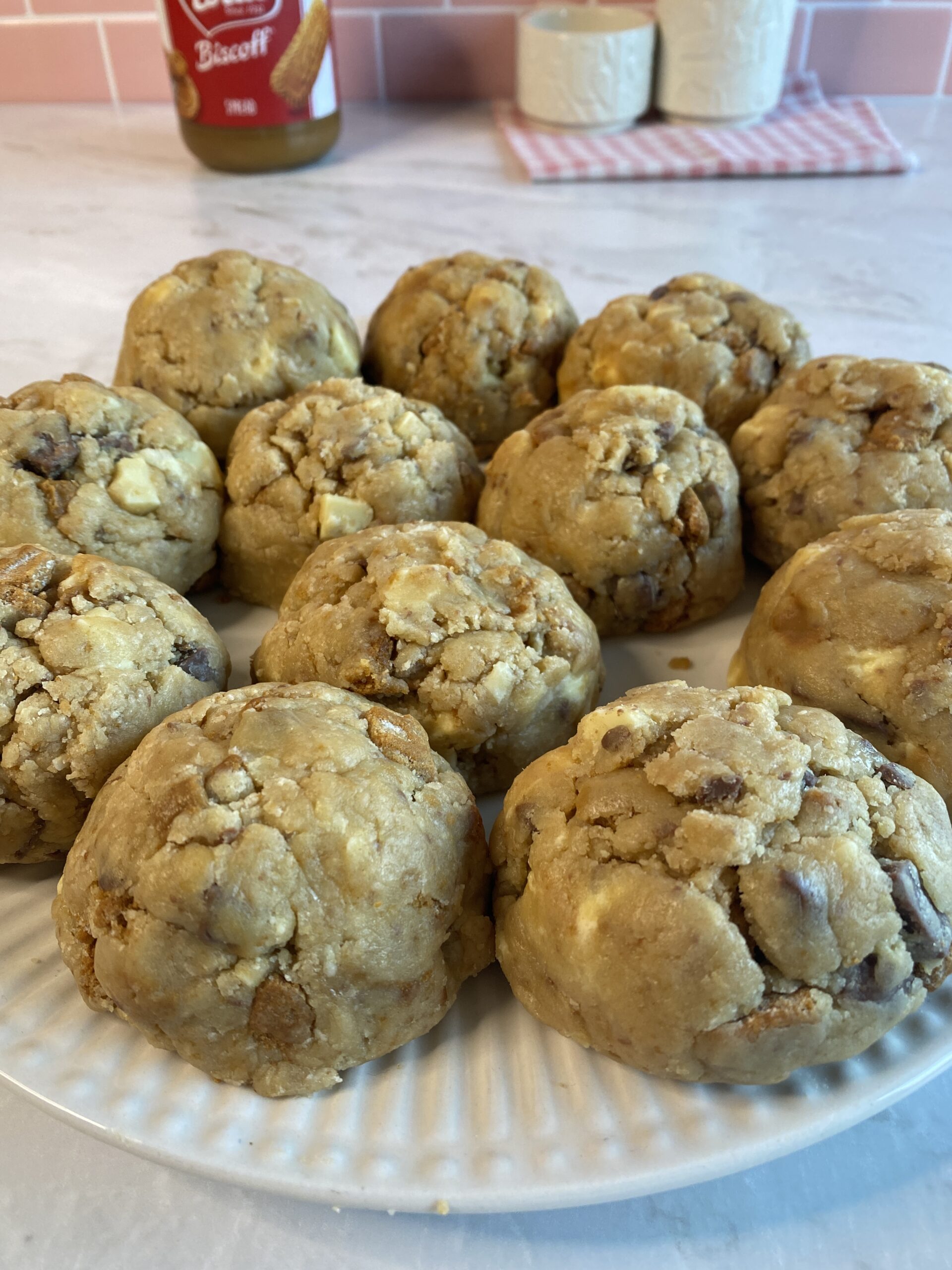 Chunky Biscoff Stuffed Cookies - Sab's Bakes